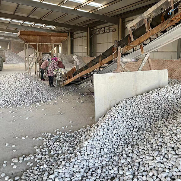 Buy 99% Silica Content Flint Balls for Grinding at Gaoteng from China
